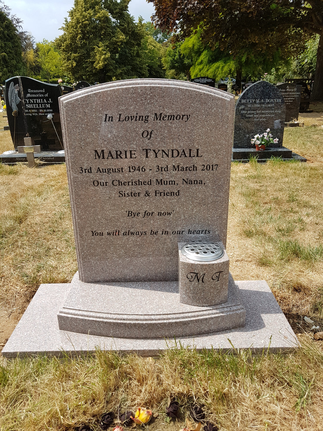 Half Round Headstone With Pitched Sides And Margins – A. Clarke Memorials